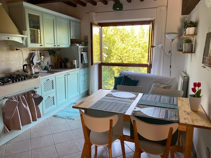 Lovely 3 Bedroom Flat, Nestled In Greenery Perugia - 佩魯賈
