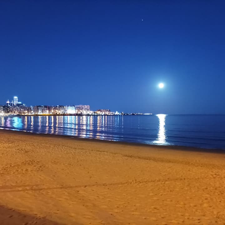 Amplio Cerca De La Playa 🏖 Shopping 🛍 Parque 👟⚽️ !! - Montevideo