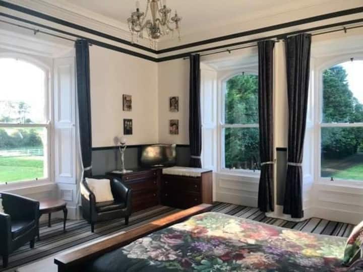 Ensuite Private Bedroom In Peaceful Manor House - Ballymoney