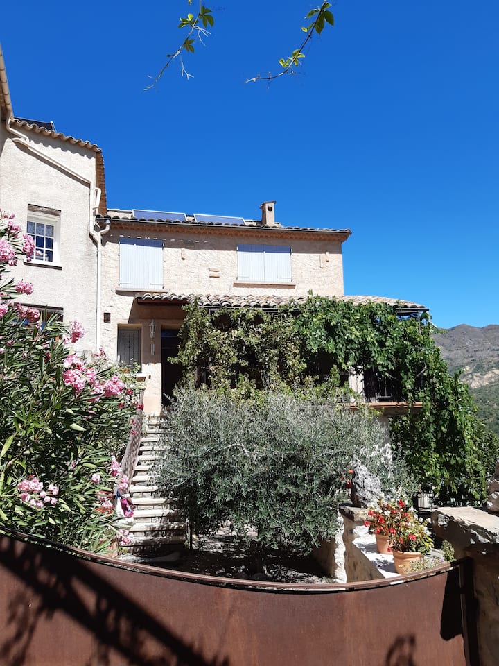 "Pour Faire Le Plein De Nature Et Se Ressourcer! - Digne-les-Bains