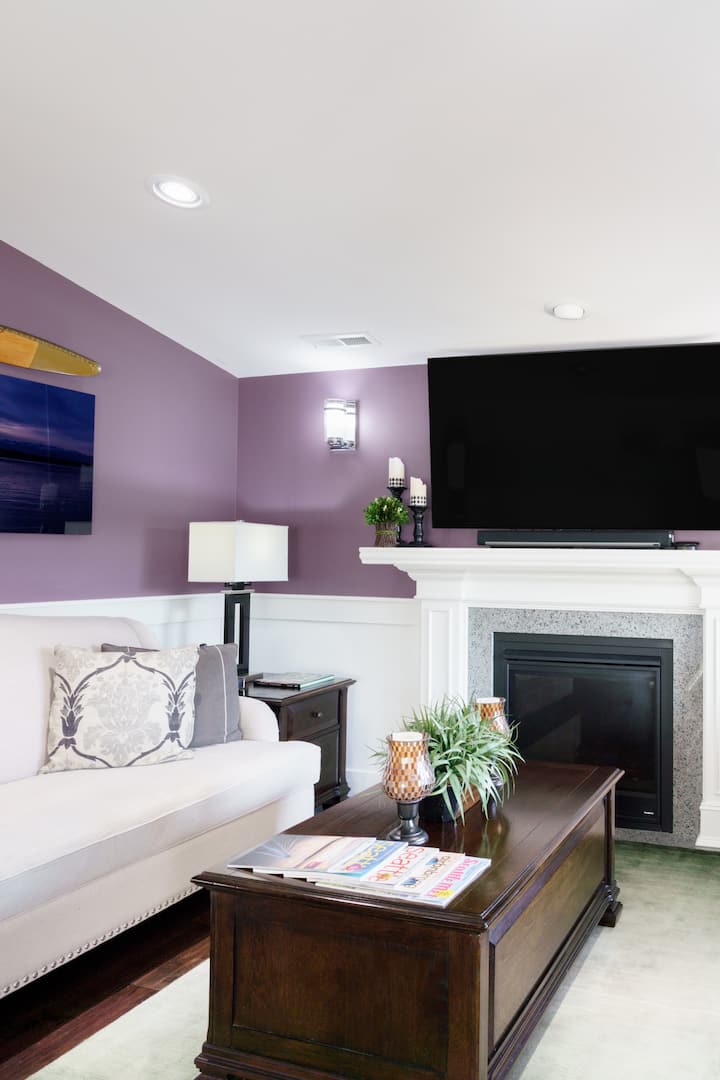 Stylish Craftsman Bedroom | Walk To Light Rail - Seattle, WA