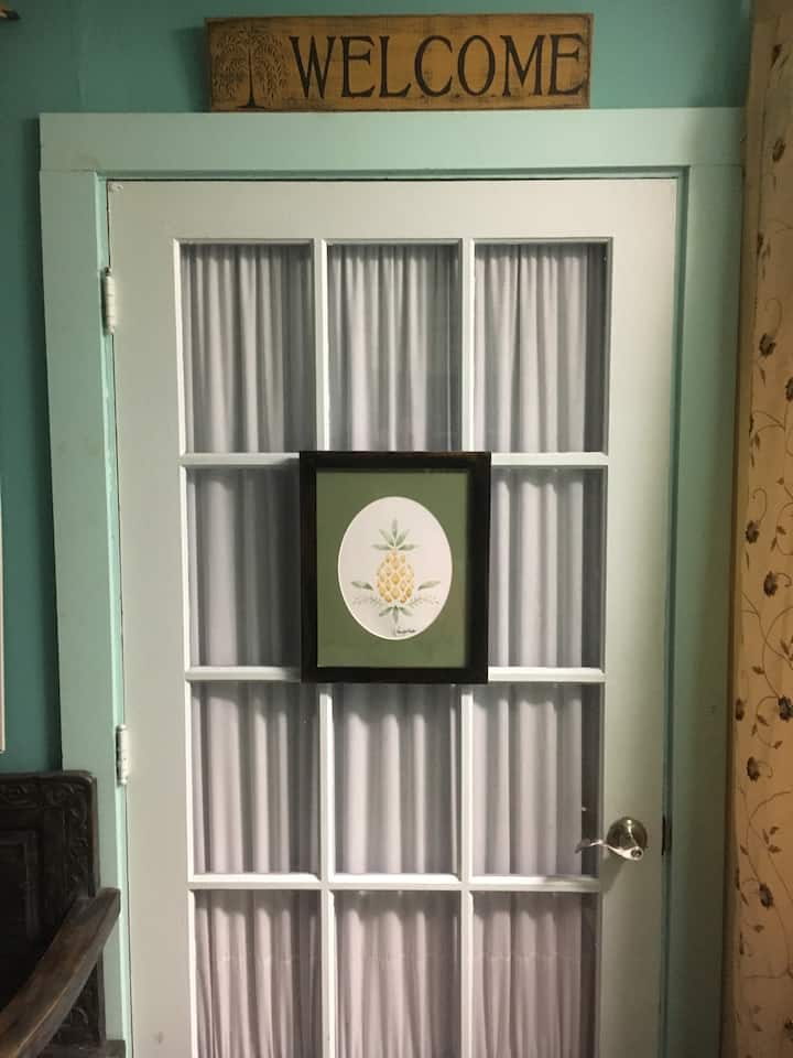 "The Womb" - Private Room Near Woods And Downtown - Brattleboro, VT