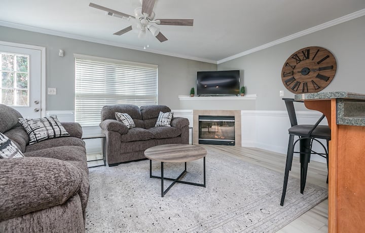 Modern Town Home On Quiet Block - Augusta, GA