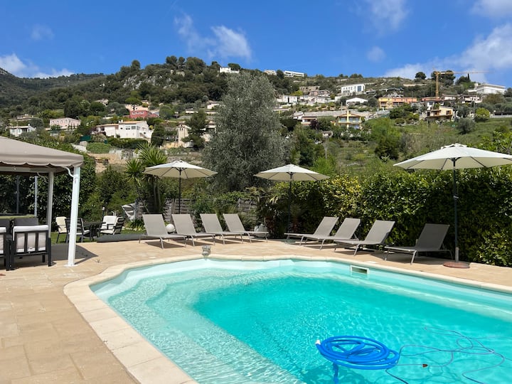 Haut De Villa Avec Piscine Et Jardin Privatif - Niza