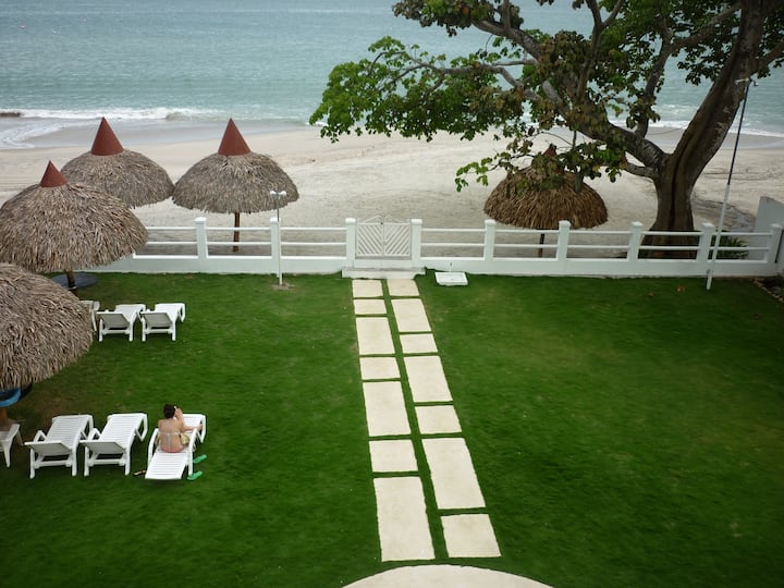 Amazing Beach Front , 2 Bedrooms Condo - Playa Blanca, Panamá