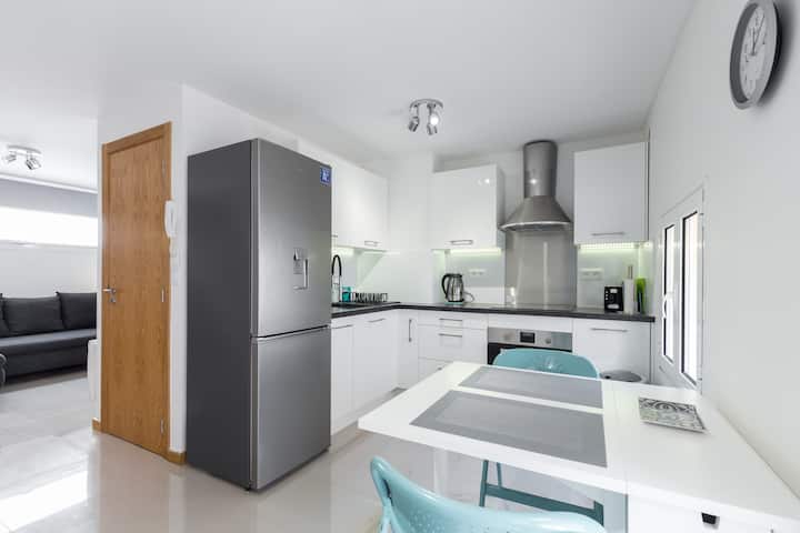 Stylish 2 Bed Duplex Apt In Heart Of Old Town - Antibes