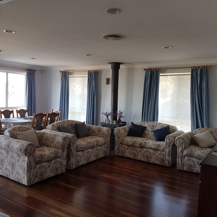 Dela Costa House Aqua Room $180/night - Tuross Head