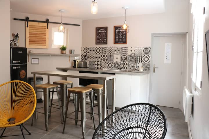 2 Rooms Modern Center Aix En Provence (Bathroom And Separate Toilet) - Aix-en-Provence