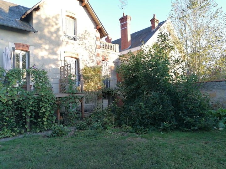 Maison Familiale En Centre-ville - Coust