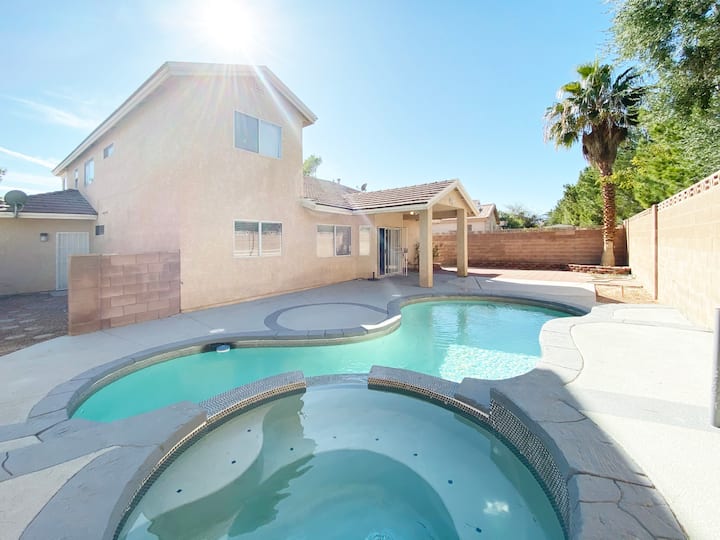 Elegant 5 Bed Home With Cozy Pool! - North Las Vegas, NV