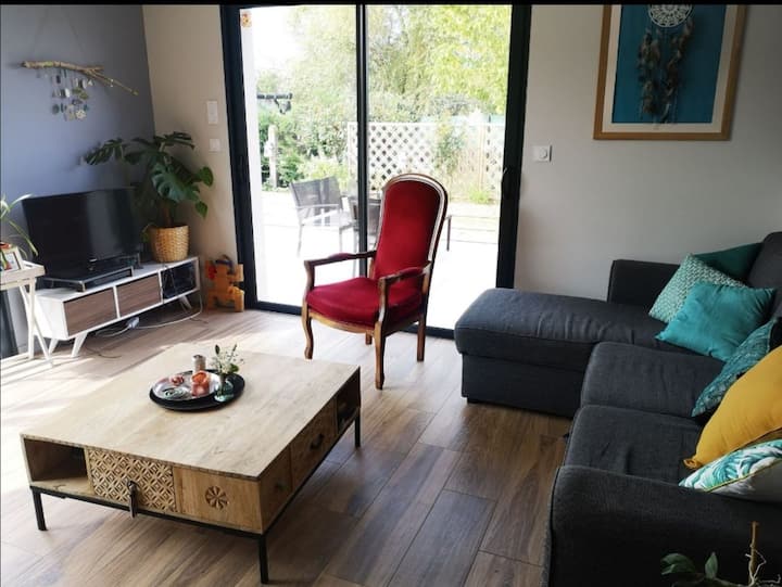 Maison Au Calme, Entre Vie Urbaine Et Balnéaire - Planète Sauvage