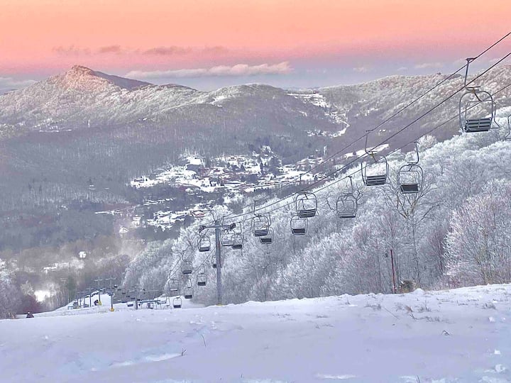 Suite Escape-discounts-steps To Slopes-tubing - Sugar Mountain, NC