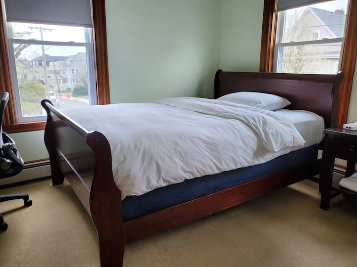 Large Clean 1 Room In A Beautiful Victorian House - Wakefield, MA