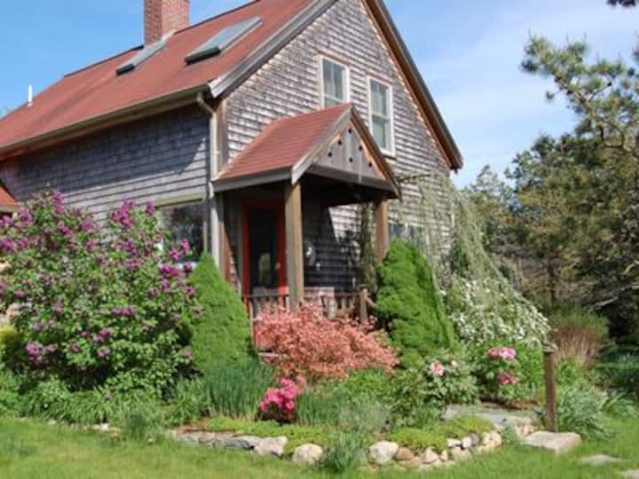 Tranquility, Beauty, Convenience - Martha's Vineyard, MA