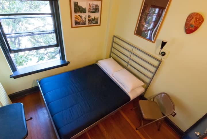 Small Double Room - Victoria