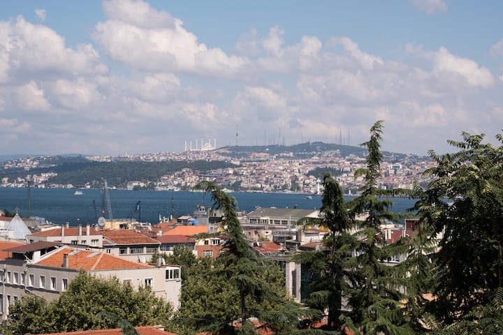 Cosy Apartment With A Bosphorus View In Galata - İstanbul