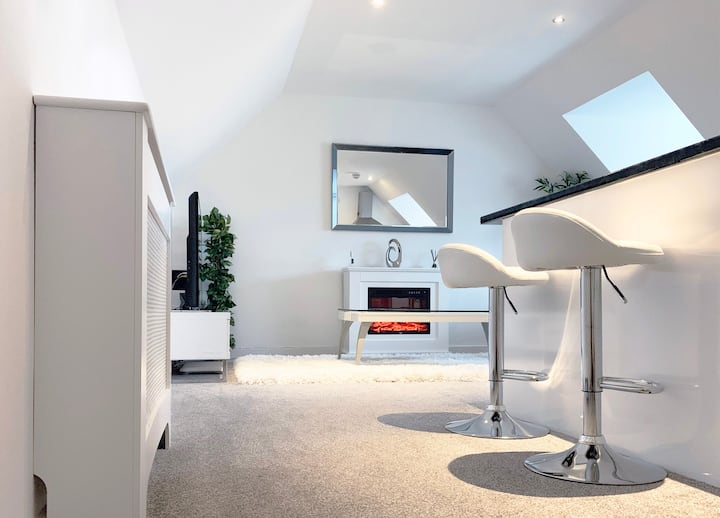Entire Bright + Modern, Stylish Apartment (Off M1) - Belper