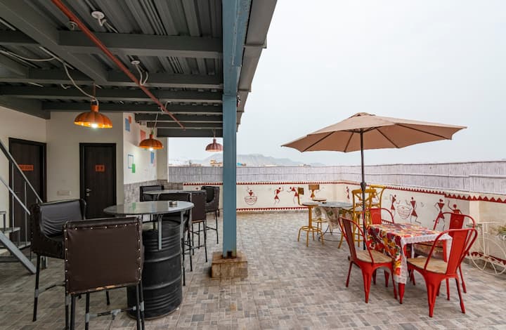 5br Property Within 1.5km Of Hawa Mahal - 자이푸르