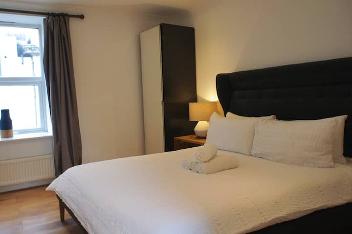 *Tulip 5* Two Bed Apt W Balcony Near Brick Lane - Liverpool Street Station London