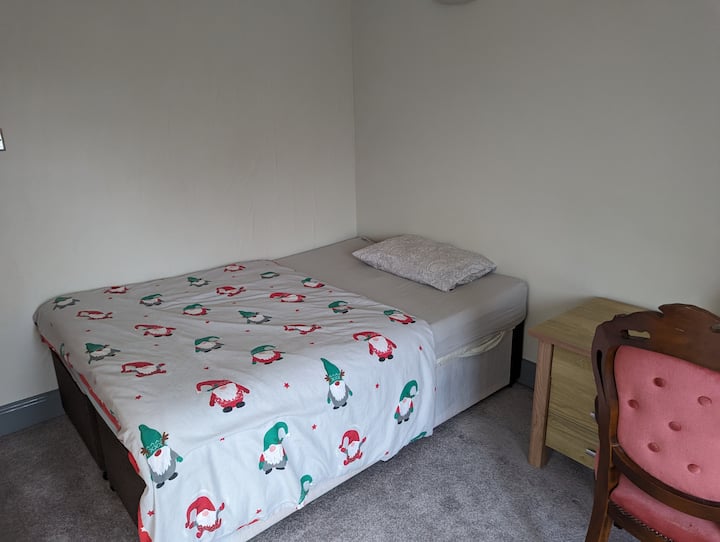 A Peaceful Double Bedroom. - Oxford