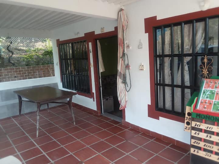 Apto Grande En Finca Karimandi - La Mesa