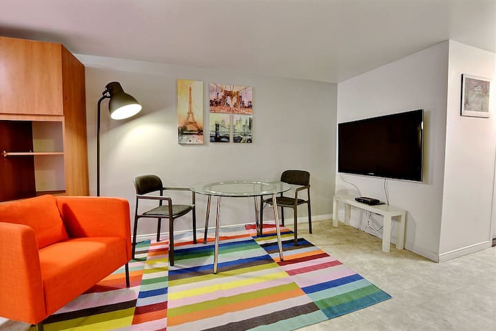 Superbe Studio Dans Le Quartier Ahuntsic - Laval