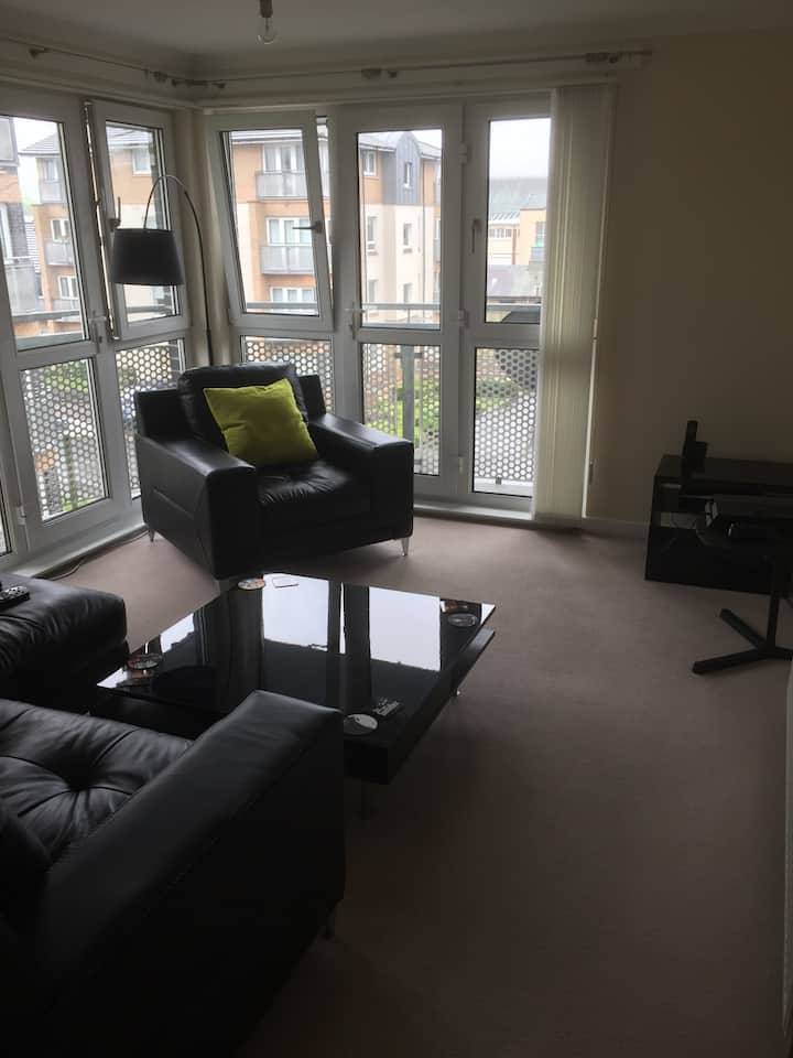 Modern 2 Bed Apartment - Central - Edinburgh