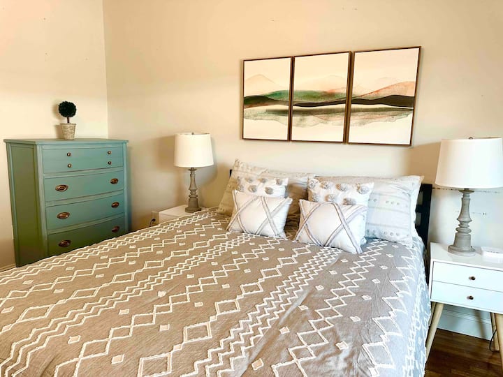Lovely 1-bedroom Apartment In The Tree Streets - Johnson City, TN