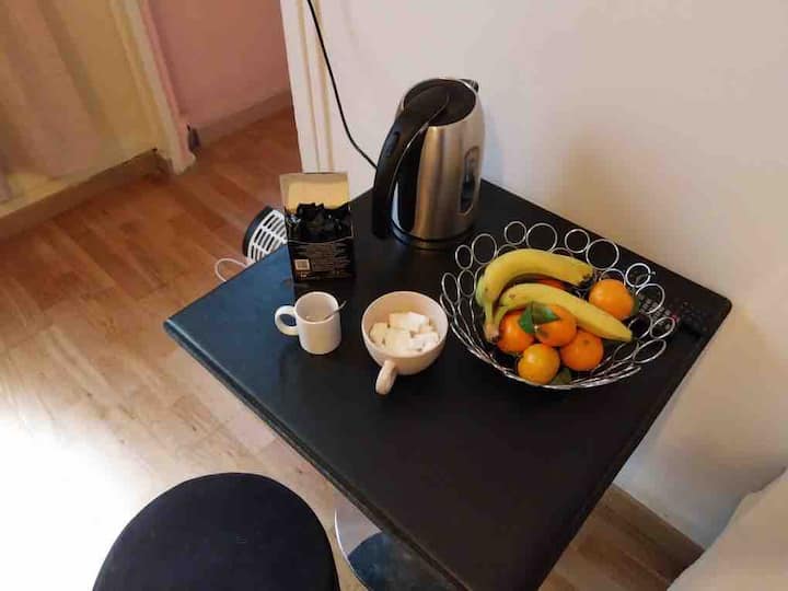Grande Chambre Calme Pour Une Personne - Paris