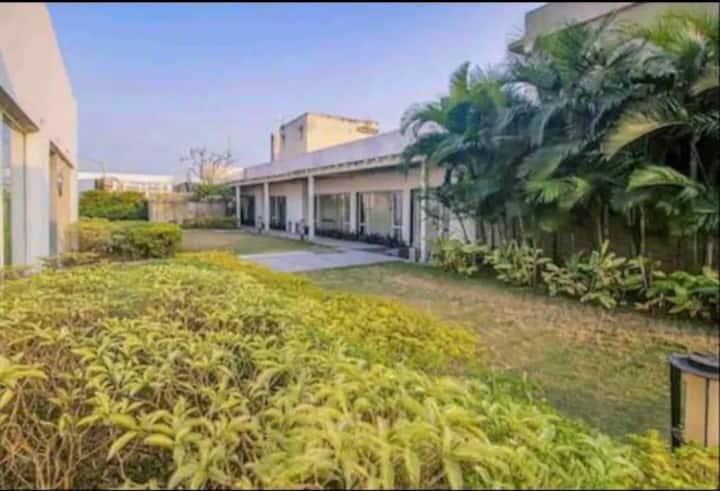 Magnificent Xanadu Studios Poolside Near Cc2 Mall - China
