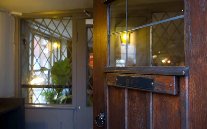 Chequers Inn A 15th Century Coaching Inn (Room 2) - Battle