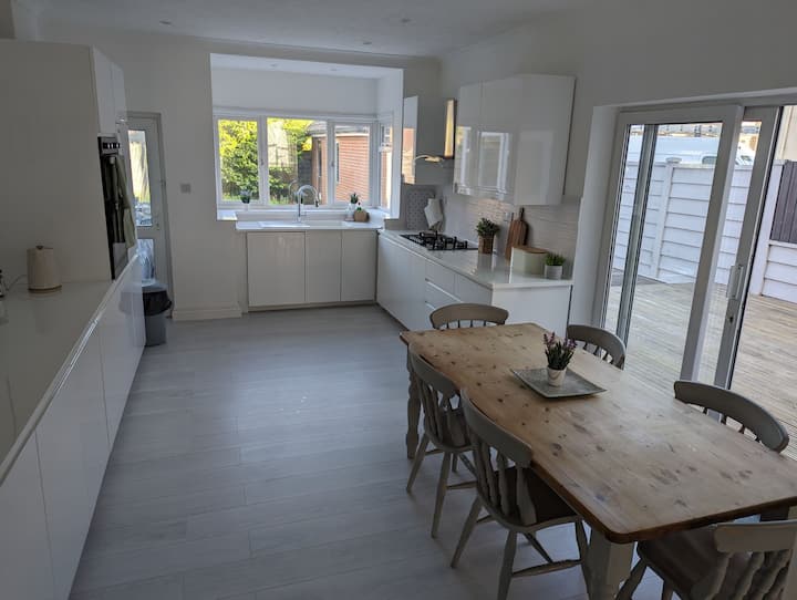 Homely Home - Bournemouth