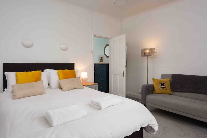 Fab City House With Free Parking - York