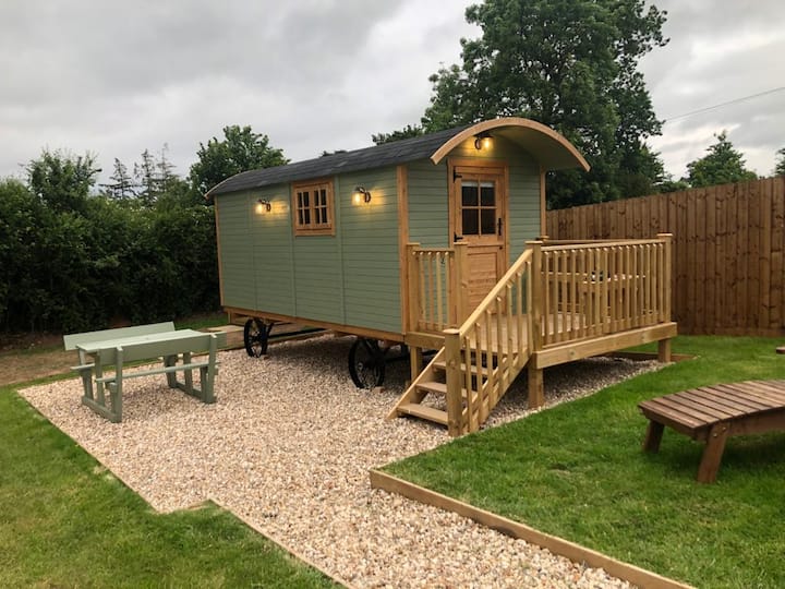 Merrydown's Shepherd's Hut, Smart And Cosy - Seaton