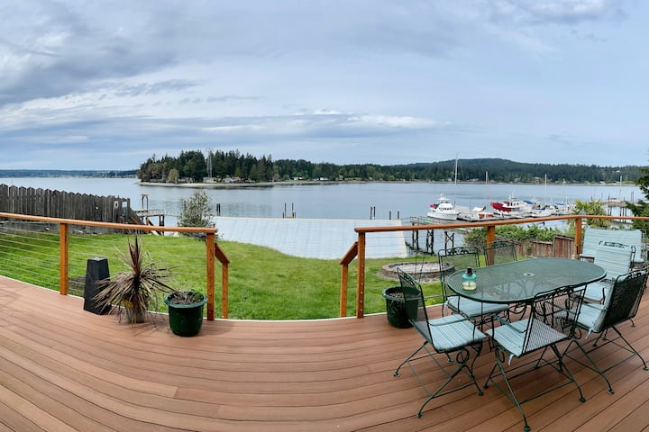 Waterfront Escape With Amazing Views. - Silverdale, WA