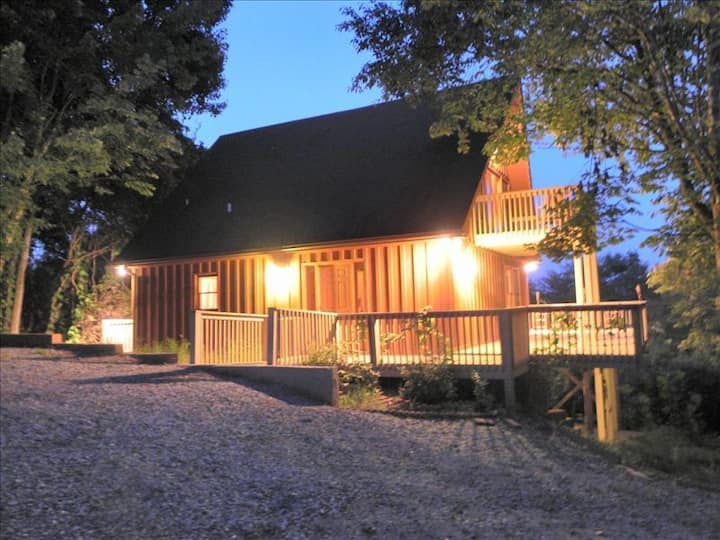 Bavarian Pit Stop, Amazing Views, Privacy, In Town - Helen, GA