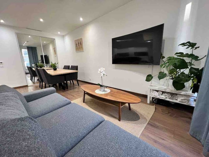 Air Conditioned And Renewed Flat In Port Of Nice - Nice