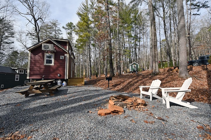 Rhododendron Tiny Home At Bleu Canoe Campground - Lake Burton, GA