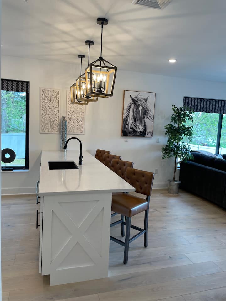 Brand New 2 Bedroom, 2 Bath Condo With Gym - サラトガ・スプリングズ, NY