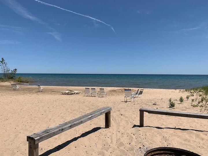 Cottage Cove · Lake Huron Beach Cottage No. 7 - Oscoda, MI