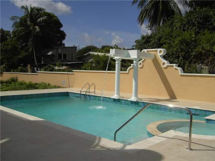 Upscale Furnished Holiday Apartment - Bridgetown