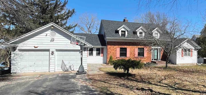 Lake Front House On Lake Champlain - Plattsburgh, NY