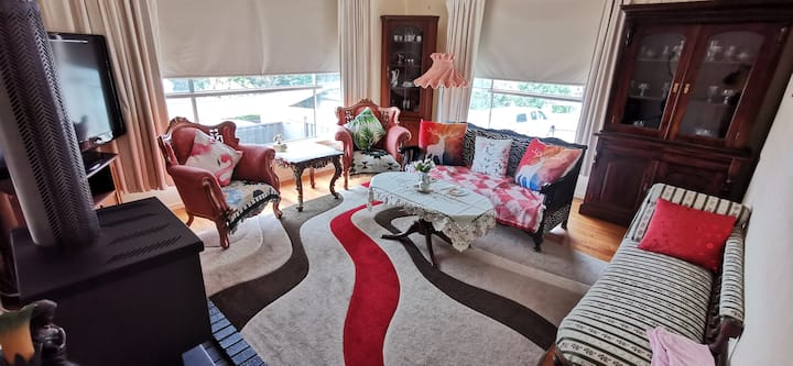 Close Geelong Station Europe Style Ensuite Room1 - Geelong