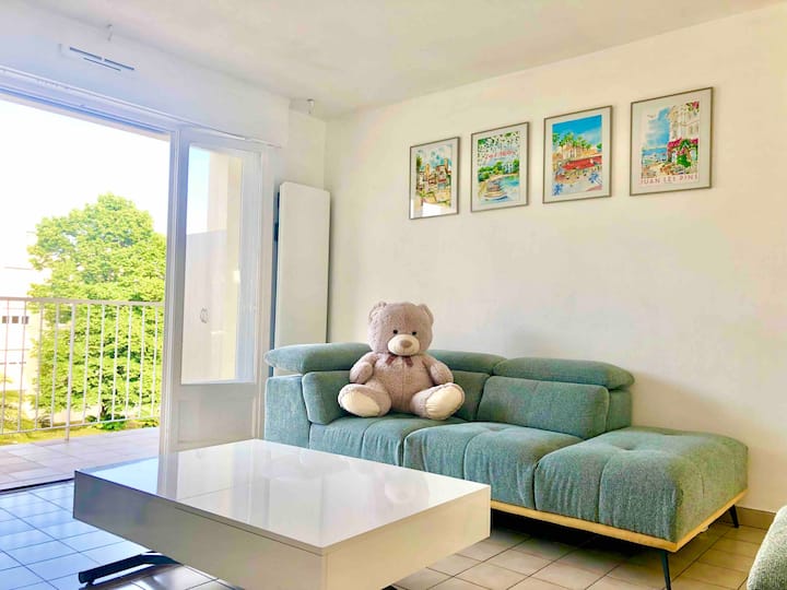 Private Room Walk To Antibes Center/beach - アンティーブ
