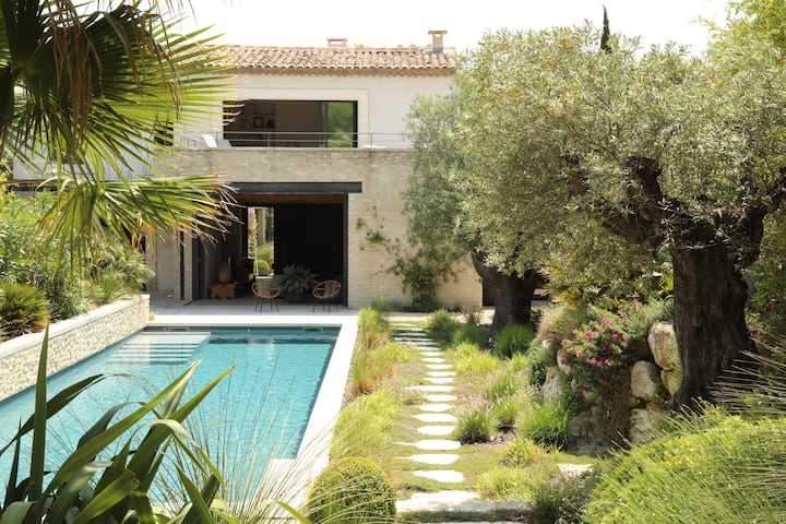 Eygalières, Beautiful Villa, 1 Minute From Centre - Eygalières