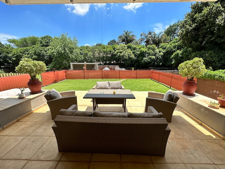 Entire House With 5 Bedrooms In Houghton Estate - Johannesburg