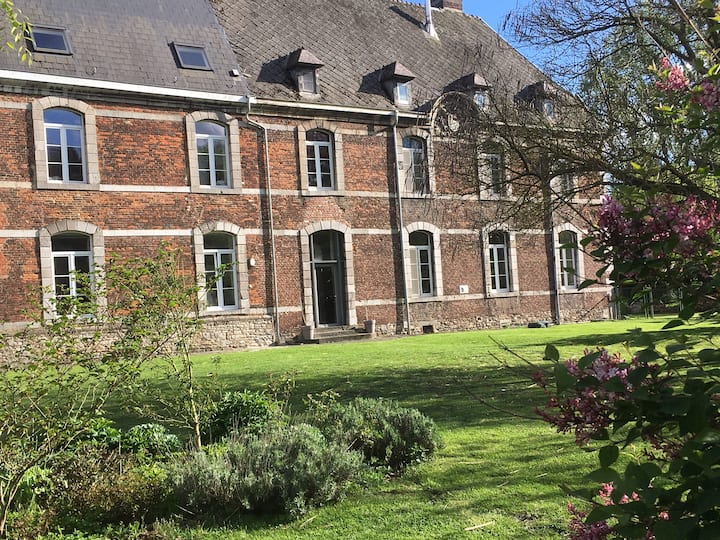 Appartement De Charme Dans Une Ancienne Abbaye - Charleroi