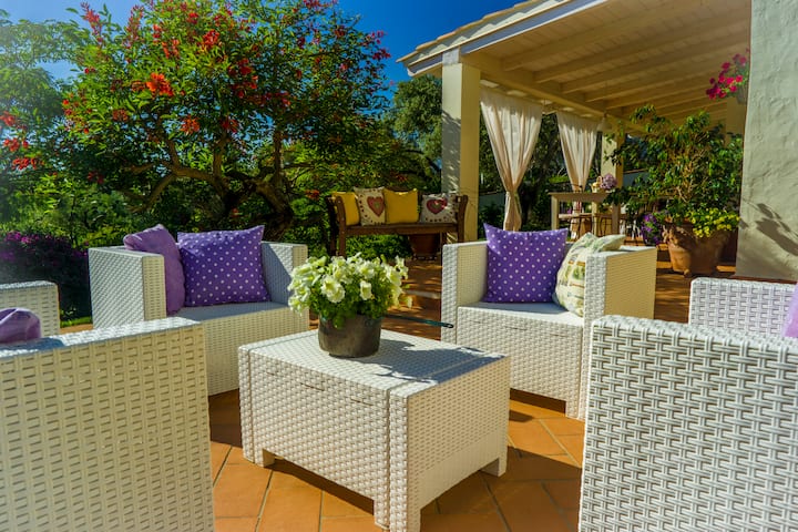 Romantic Retreat For Two In The Heart Of A Green Garden A Few Steps From The Sea - Sardinia