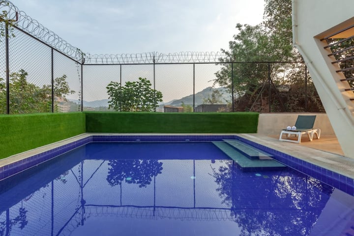 8bhk Luxurious Villa For Upto 40 Pax - Lonavla