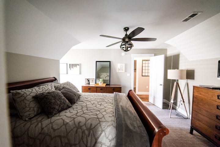 In Lynchburg Penthouse Private Floor 2 Bedrooms/lr - Big Island, VA